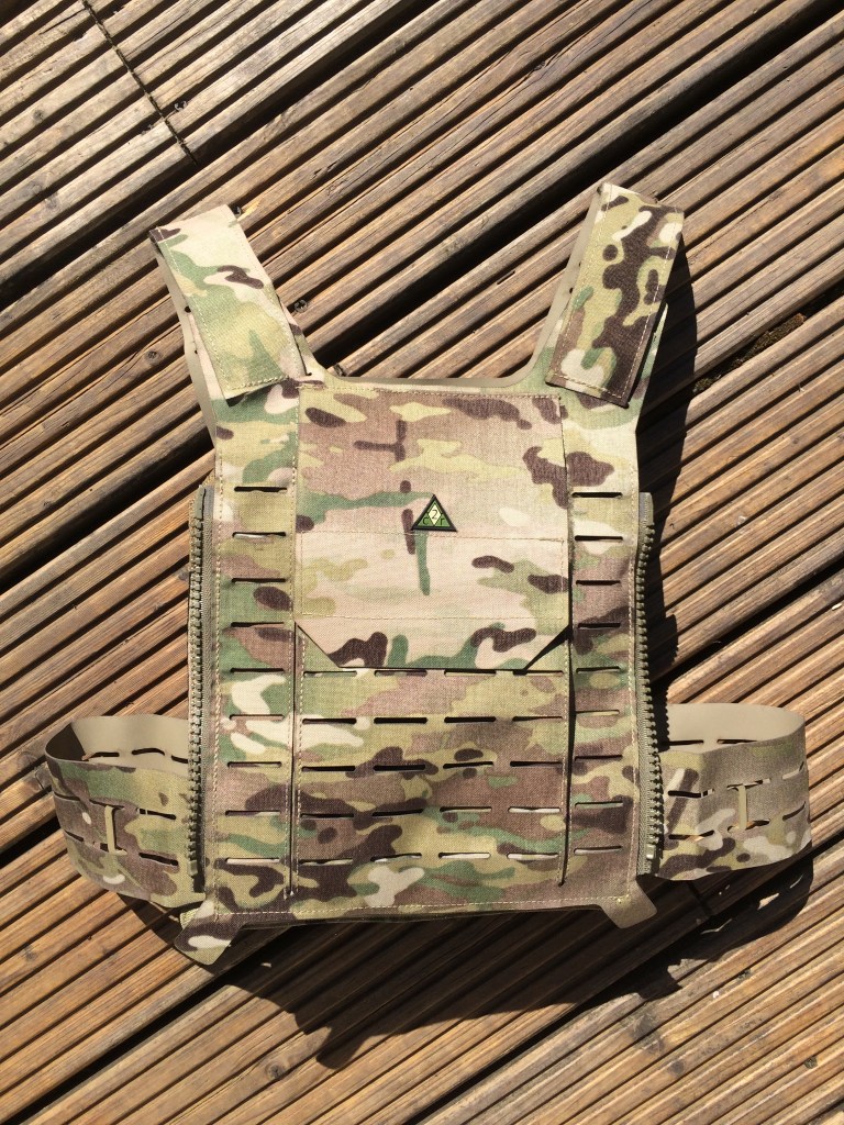 REVIEW: C2R FAST C2R-MOR Ultralite Plate Carrier – The Reptile House