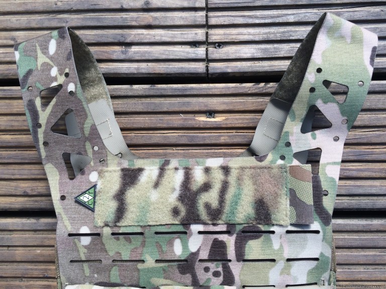 REVIEW: C2R FAST C2R-MOR Ultralite Plate Carrier – The Reptile House