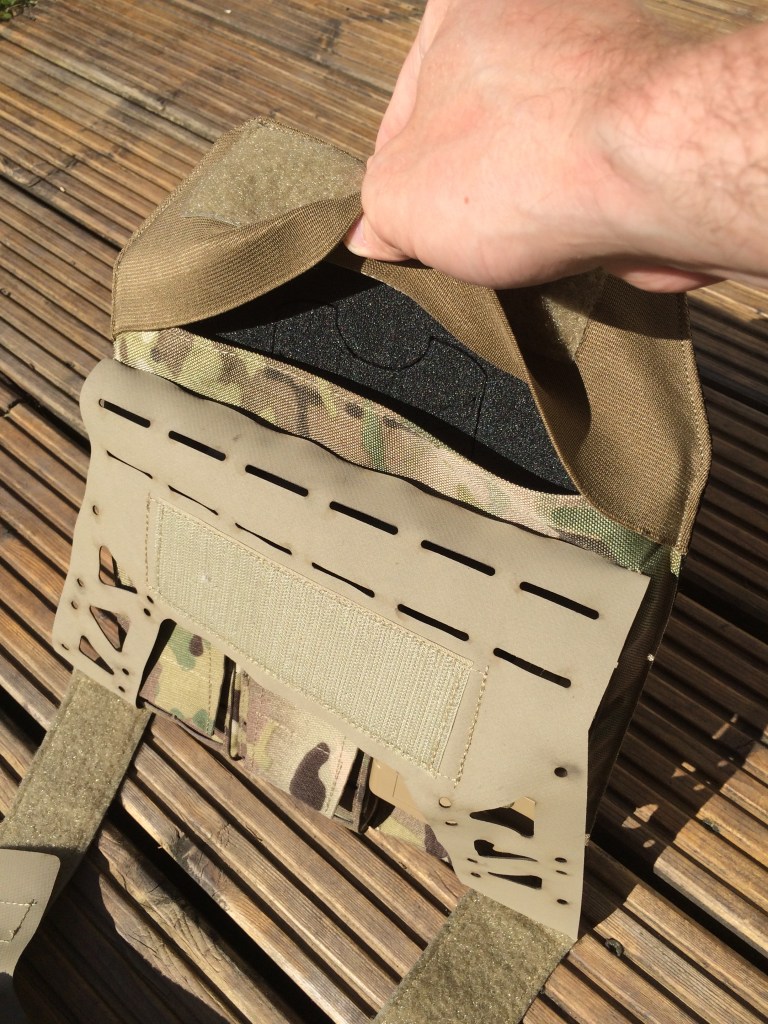 REVIEW: C2R FAST C2R-MOR Ultralite Plate Carrier – The Reptile House