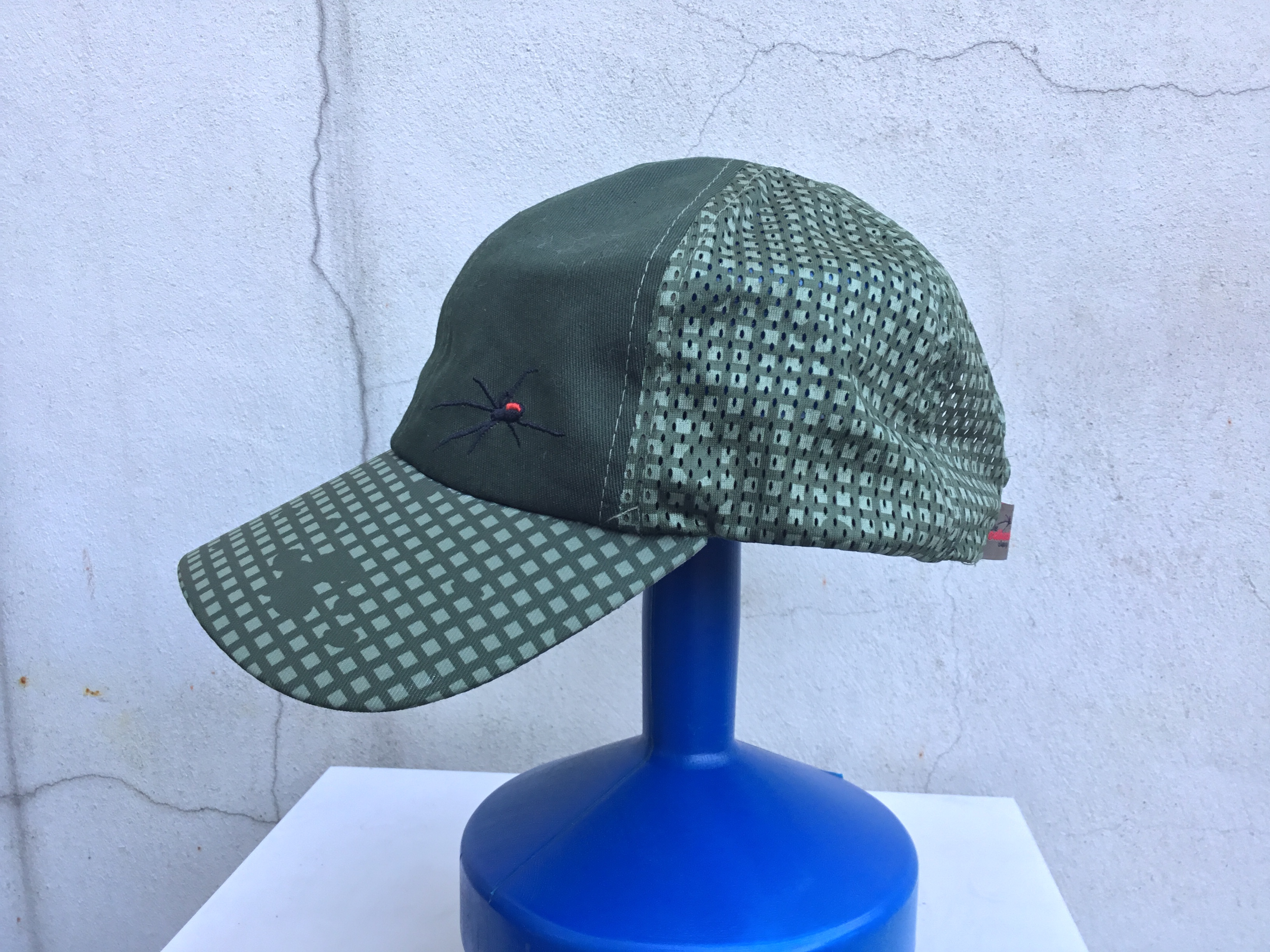 REVIEW: The Redback Company Timmy Hat – Night Camo – The Reptile House