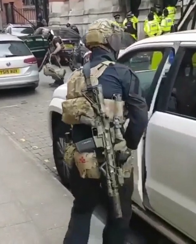 In The Wild: UKSF L119A2 with Old Gen FA556SA & Direct Mount M600 ...