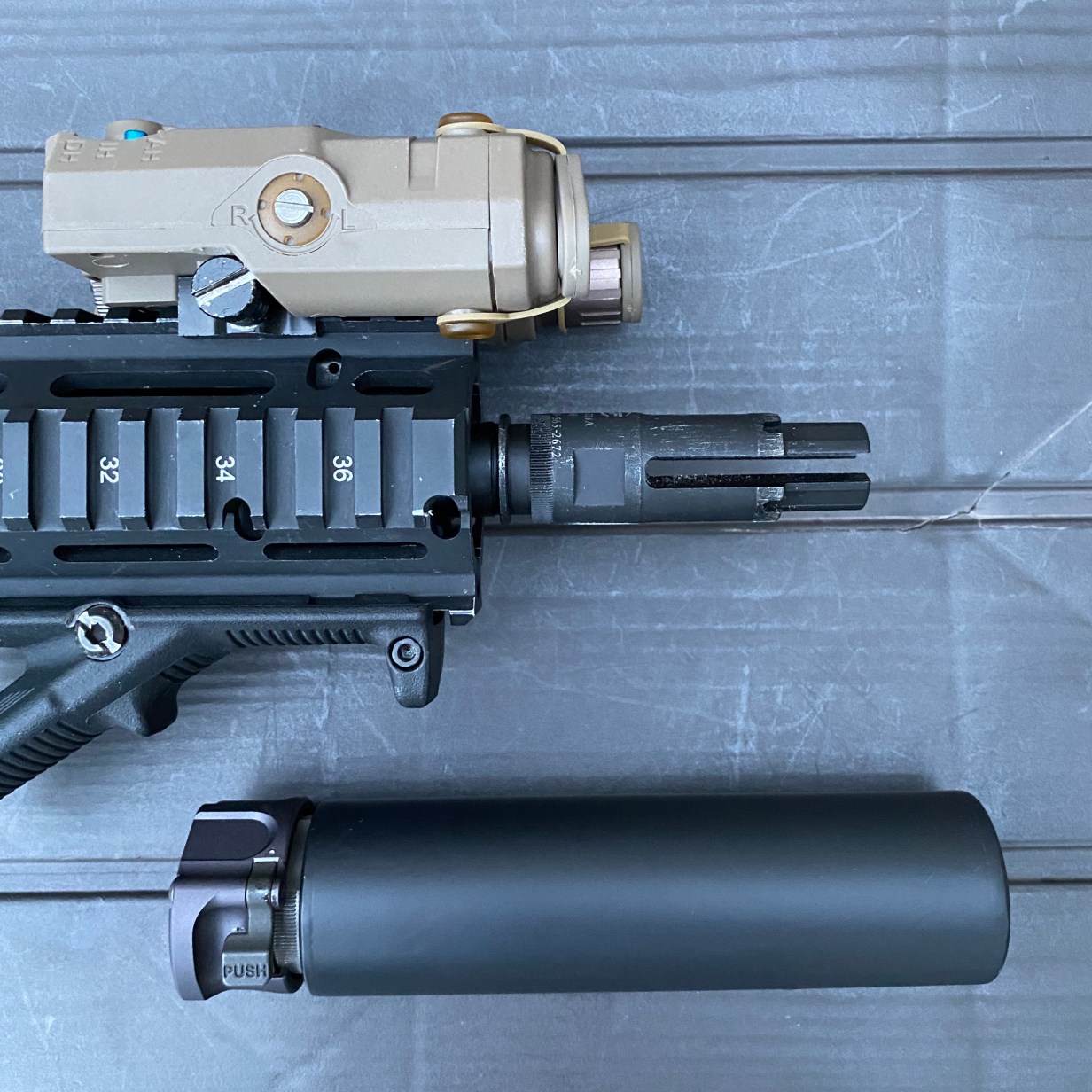 REVIEW: HAO Surefire FA556SA UKSF Suppressor Replica, Milsim Version ...